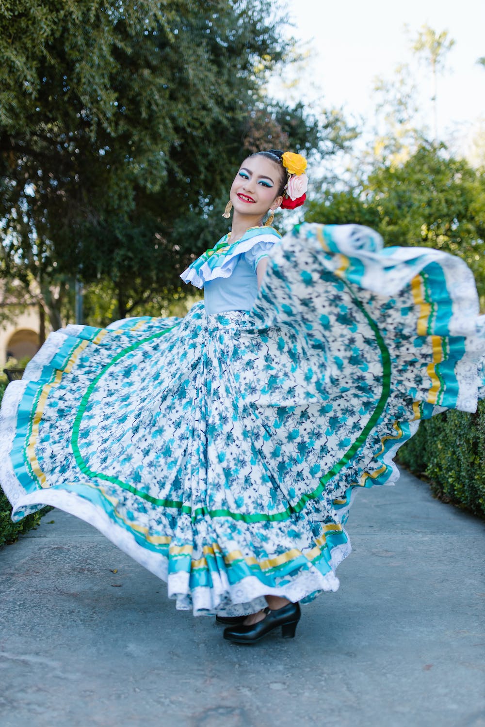 Your Ultimate Guide on How to Wear Natural Fabrics