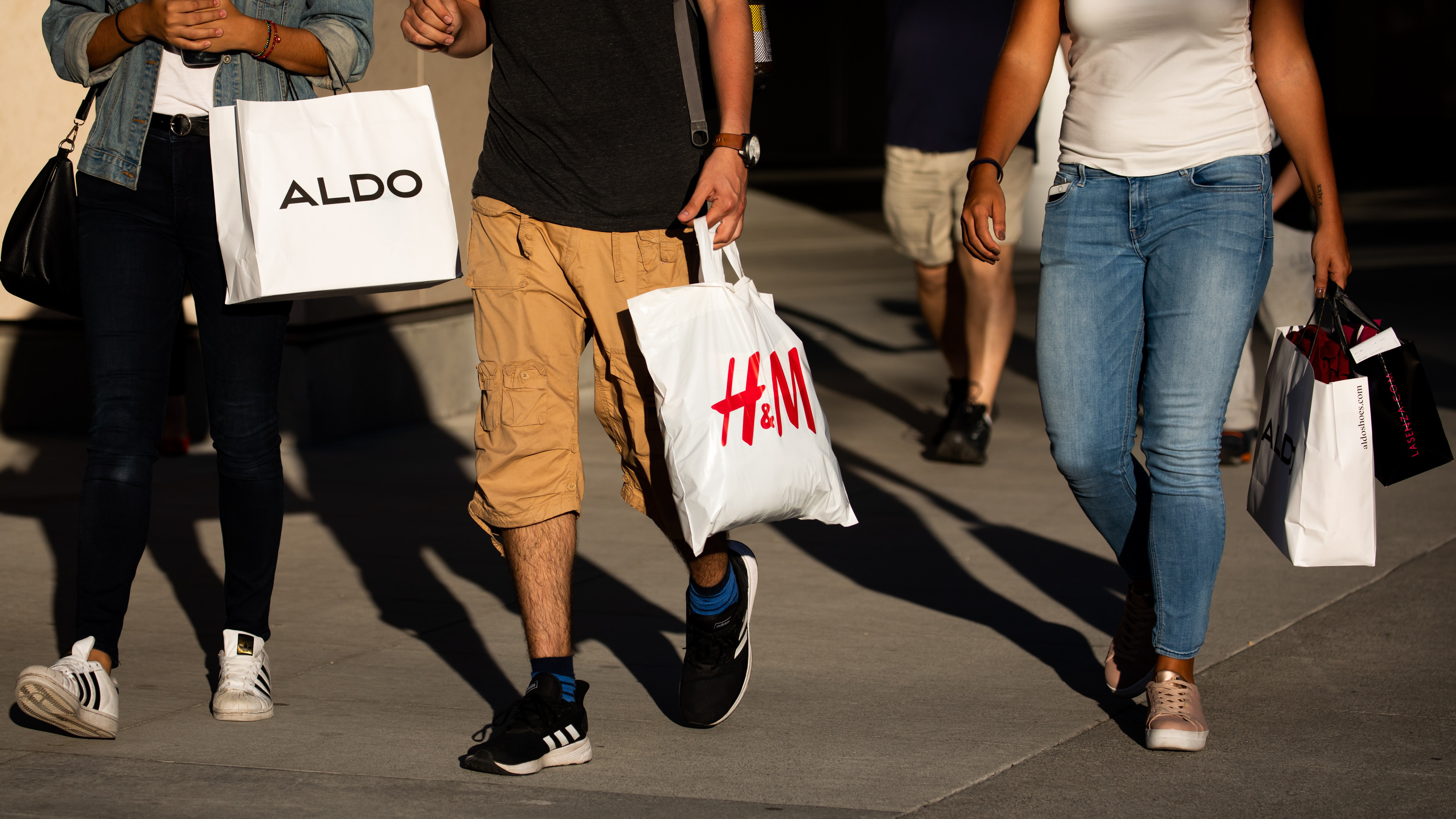 What Is Fast Fashion? – Top 10 Fast Fashion Retailers | Fashonation