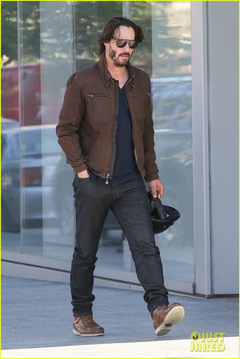 A Man of Style! 7 Coolest Outfits By Keanu Reeves | Fashonation