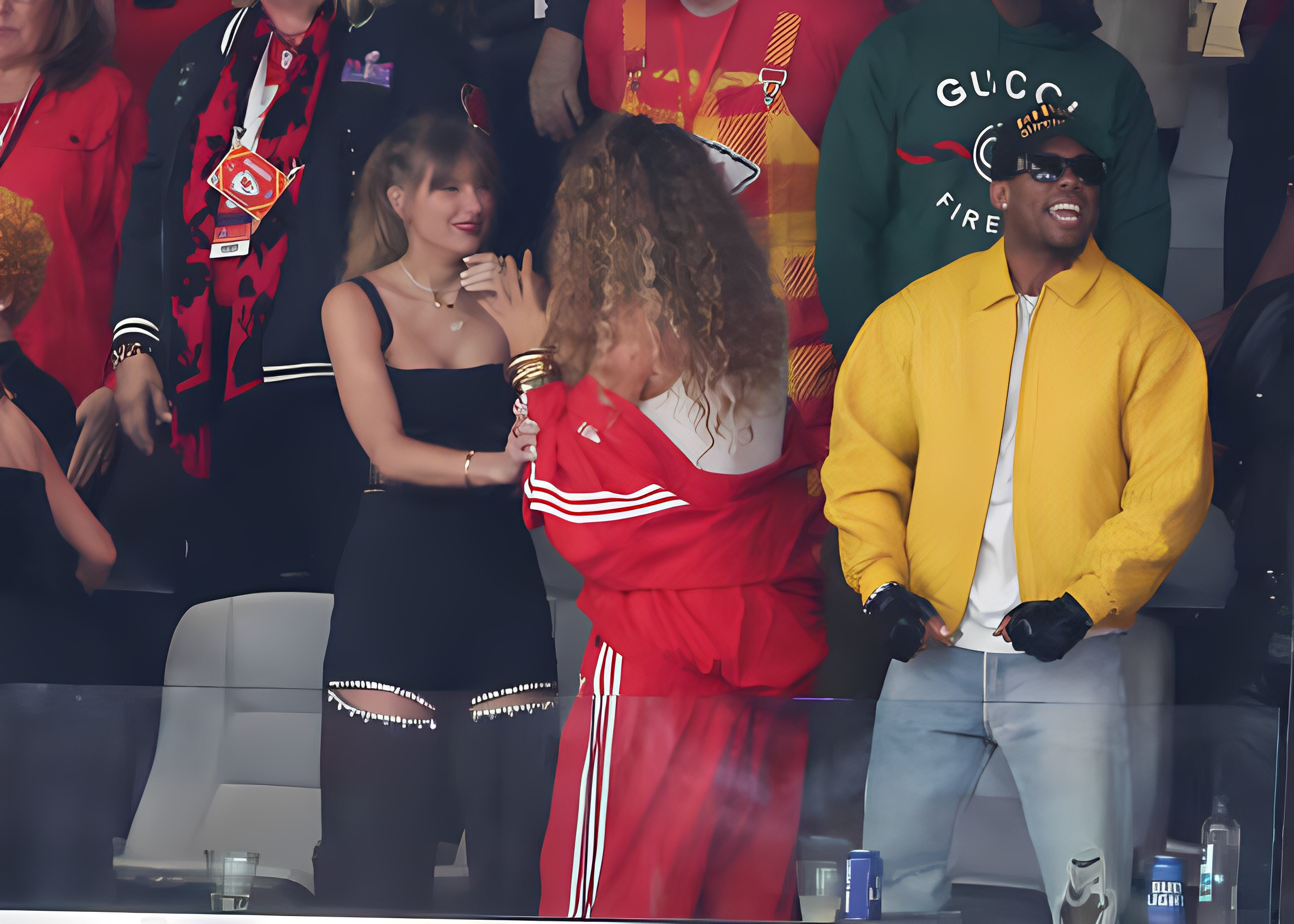 Breath Taking Blake Lively And Taylor Swift Super Bowl Outfits ...