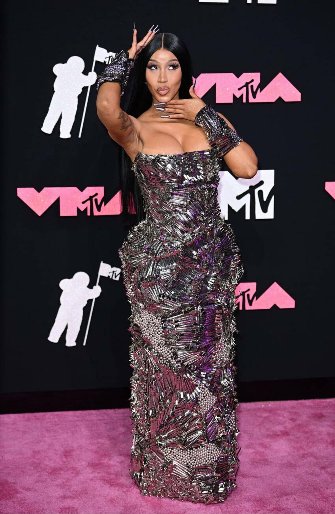 Explore Iconic Cardi B Red Carpet Fashion Moments and Style Evolution ...