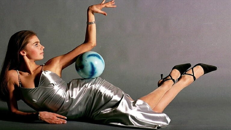 Putin's rumored Girlfriend: Alina Kabaeva Bio and 7 Hottest outfits