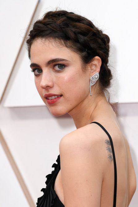 7 Glam Events, No Makeup: Margaret Qualley's Beauty Secret!