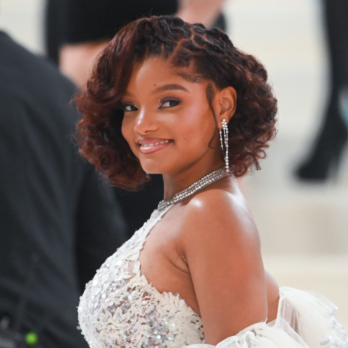 Halle Bailey Hairstyles: 7 Original & Stylish Looks to Try