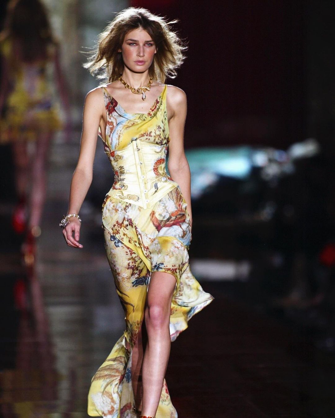 Vintage Glamour: The Iconic Bella Hadid Vintage Aesthetic Look at the ...