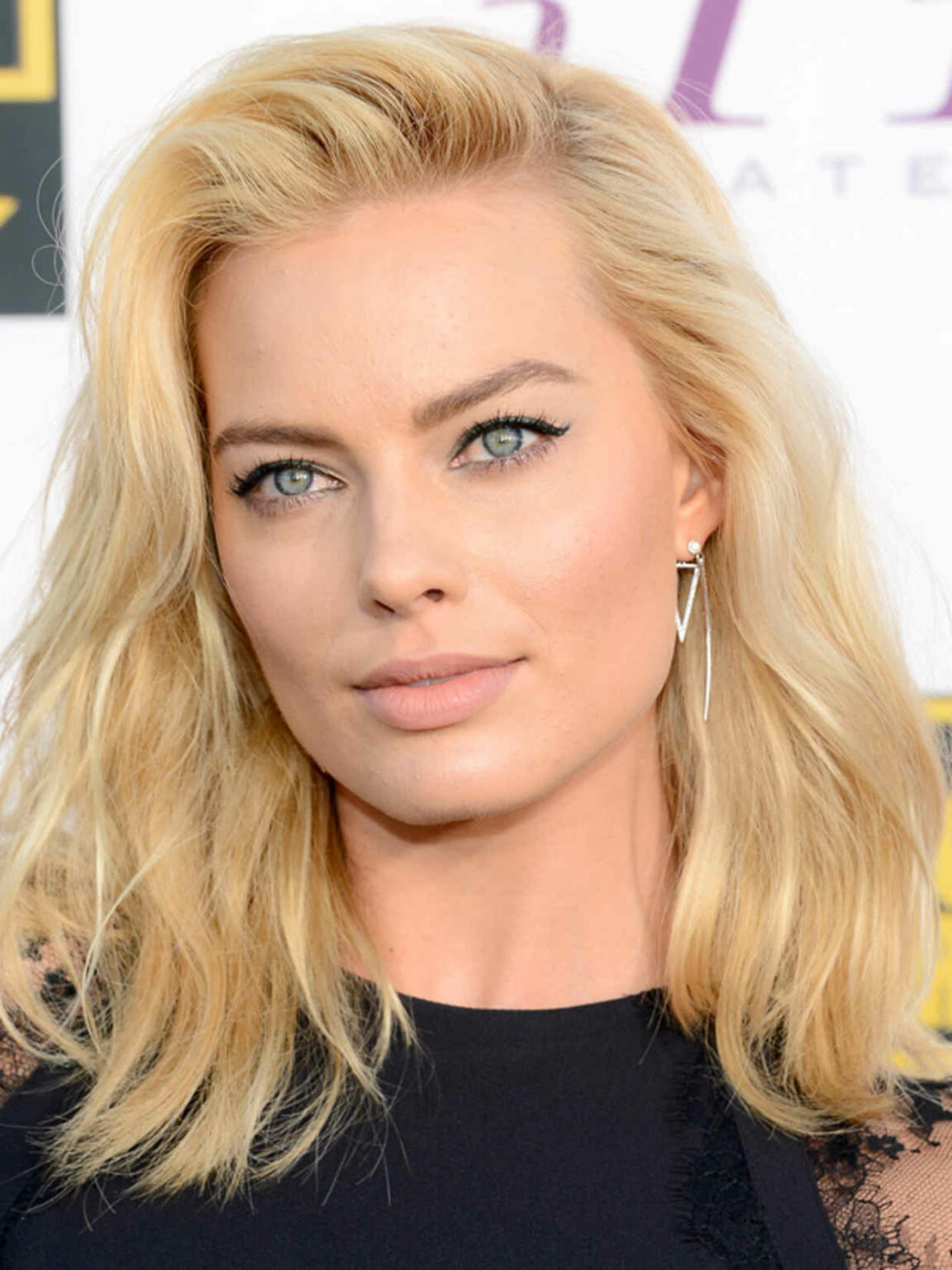 Margot Robbie: Queen of Modern Hairstyles! Her 7 Best Hairstyles!