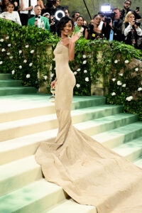 Elle Fanning and Tyla Stole the Show in a Balmain Couture Custom Gown ...