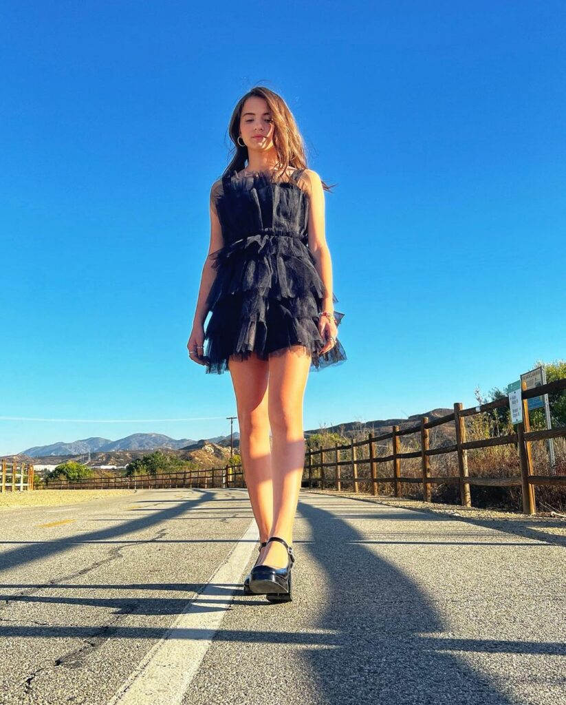 Growing and Glowing! Madeleine Mcgraw 7 Hot Outfits | Fashonation