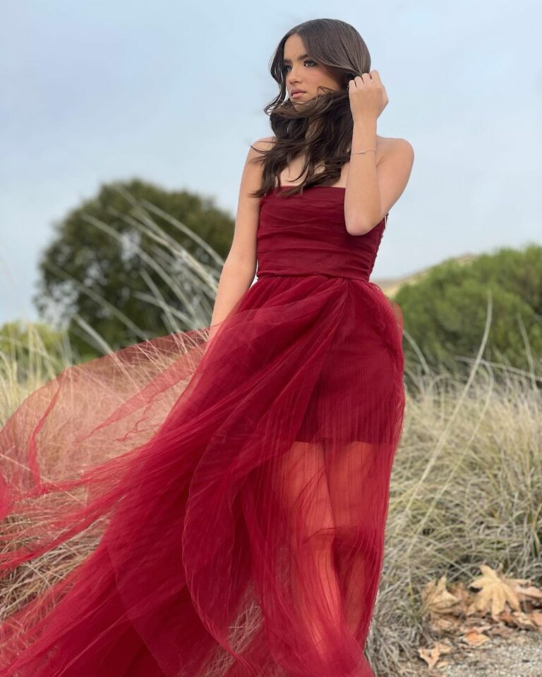 Growing and Glowing! Madeleine Mcgraw 7 Hot Outfits | Fashonation