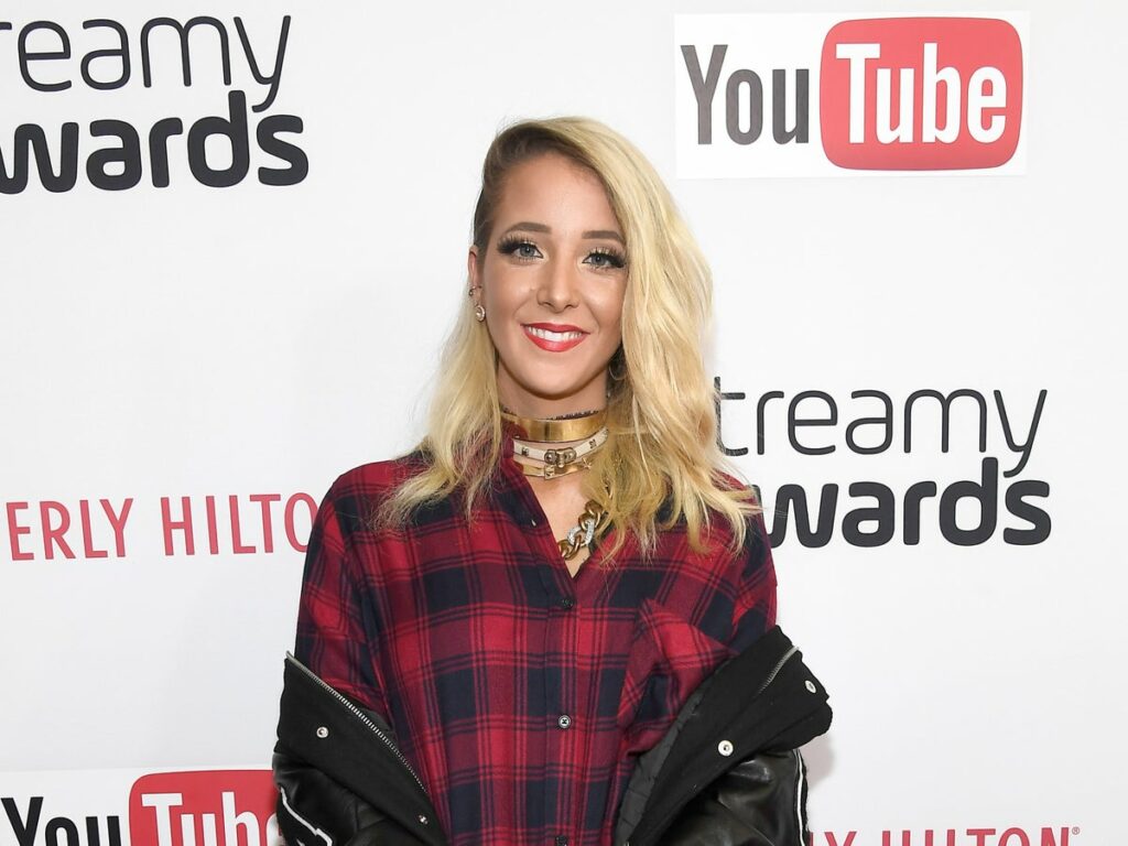 How Stylish is Youtuber Jenna Marbles? 7 Best Pics