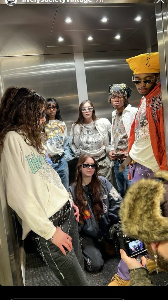 Why Gen Z Loves Y2K Fashion: 14 Reasons Behind the Revival of Early 2000s Trends | Fashonation