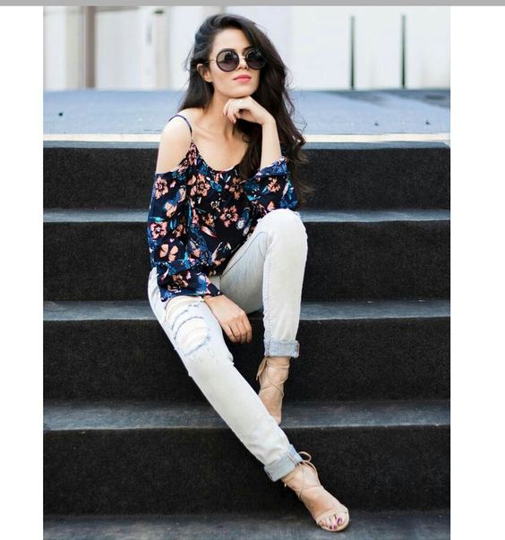 11 Popular Fashion Bloggers in India and Their Styles!