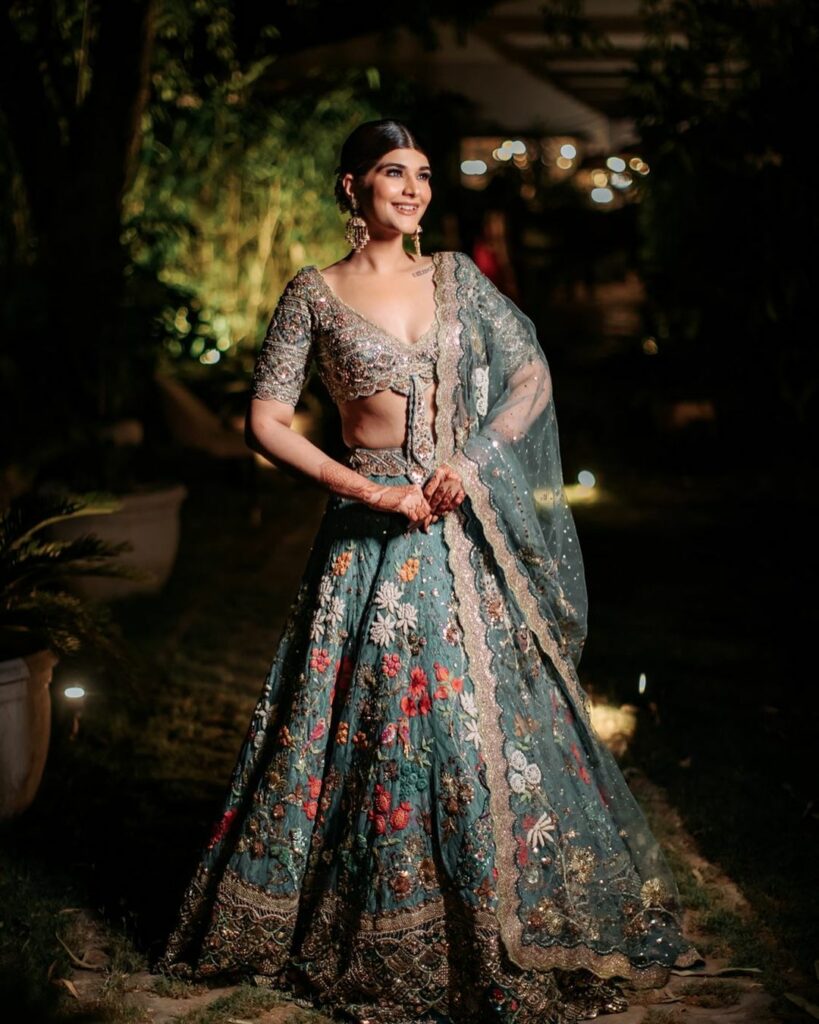 Deeksha Khurana Bio, Boyfriend and 5 Best Style Moments