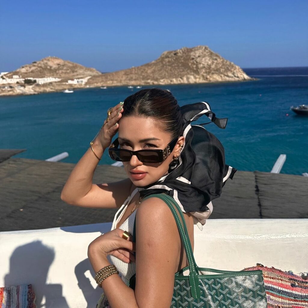 Does Avneet Kaur Wear Bikinis? Check Out Her 7 Hottest Looks Captured