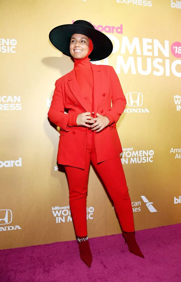 Alicia Keys Bio: 6 Unforgettable Fashion Moments That Redefine ...