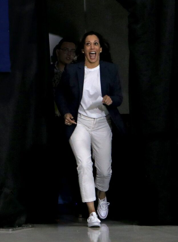 7 Kamala Harris Inspired Outfits to Elevate Your Professional Wardrobe ...