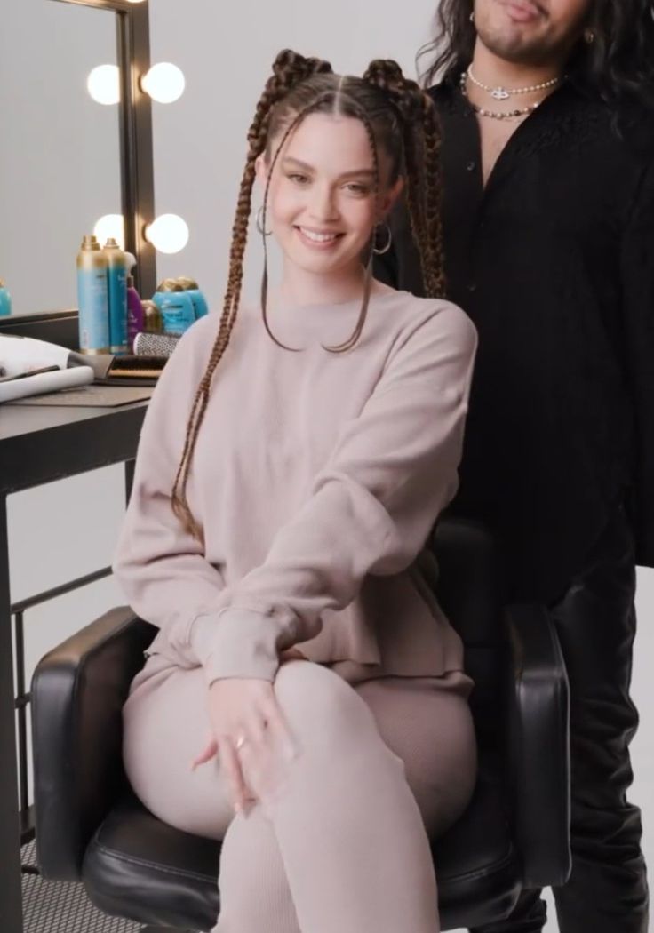 Sabrina Claudio Bio: Captivating Style with Dreamy Elegance | Fashonation