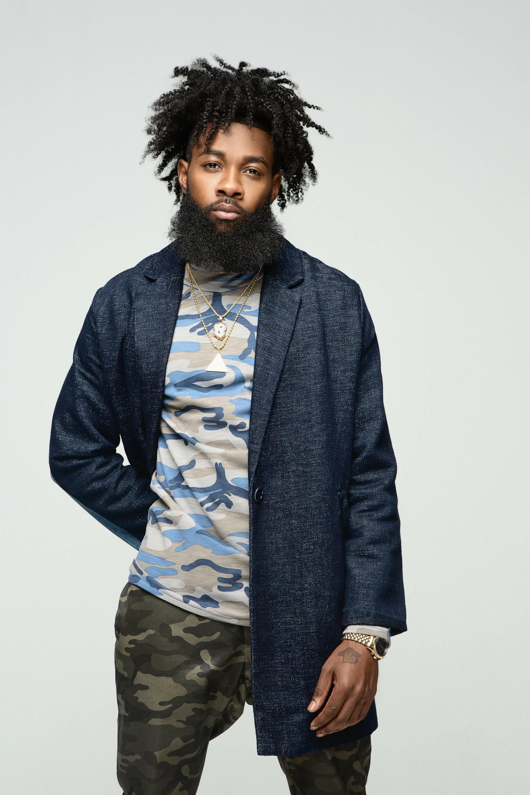 Sammie Bio: Soulful Music and Effortlessly Iconic Fashion | Fashonation