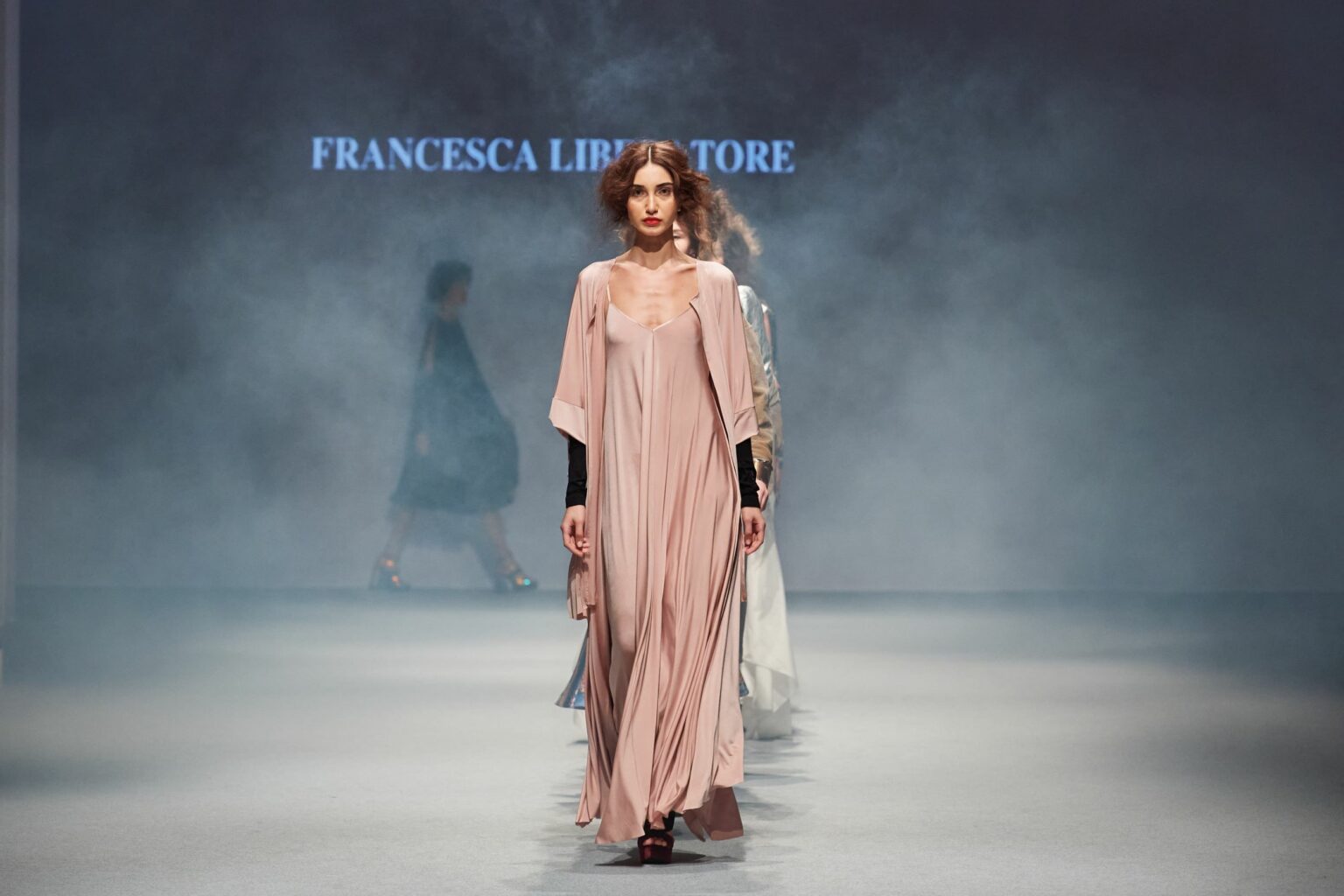Leading Global Fashion Shows: Top 10 Fashion Week that Dominates the ...