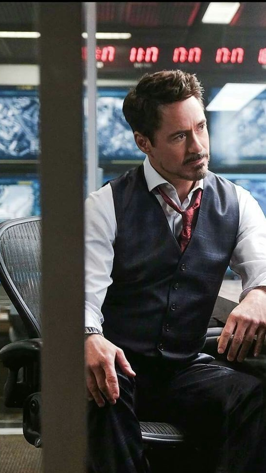 7 Faces of Tony Stark’s Fashion | Fashonation