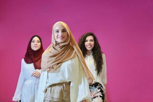 Glamour in the Desert: How Middle Eastern Fashion Is Blending Tradition ...