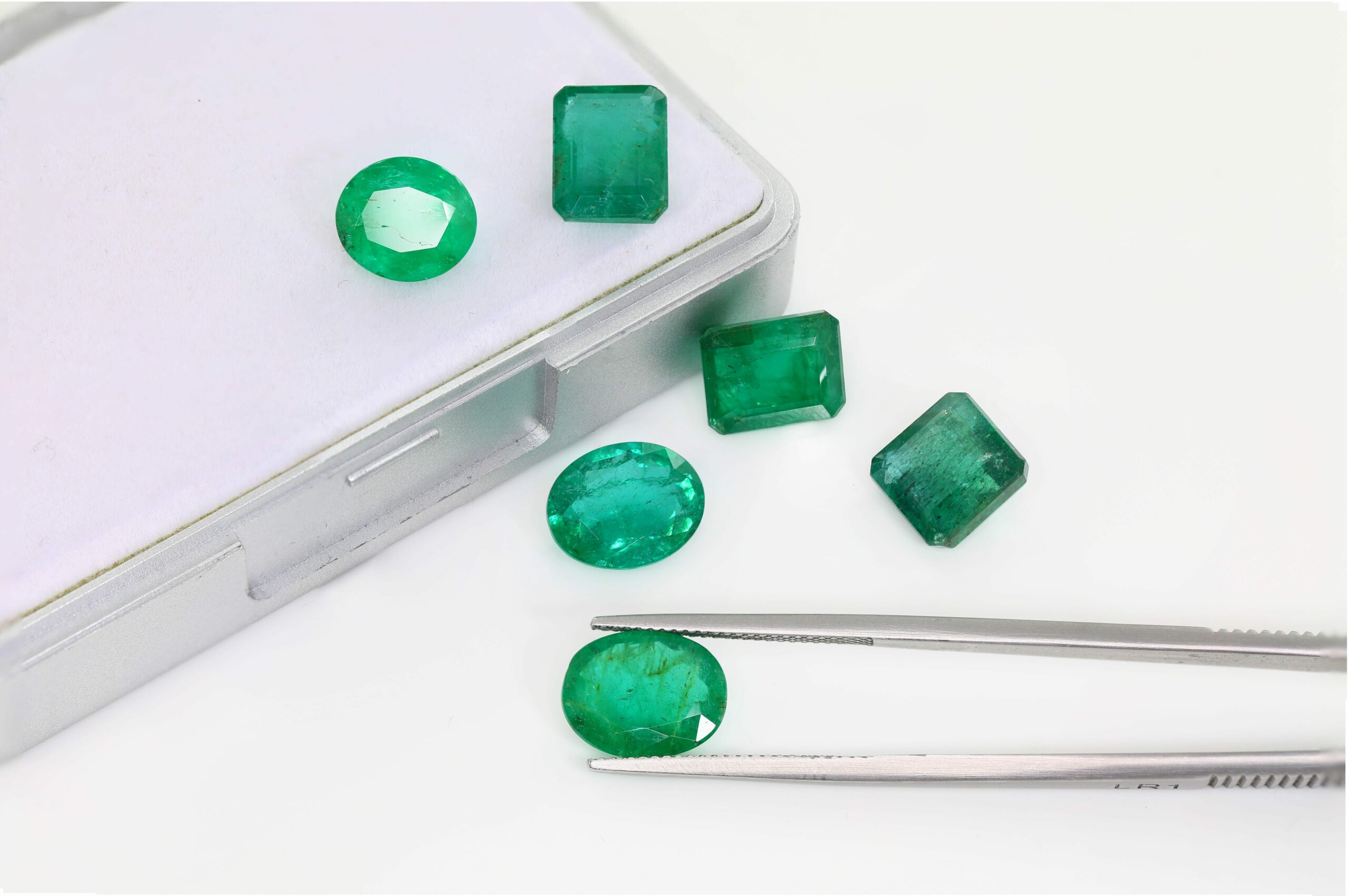 How Emerald Color Affects Its Price and Beauty | Fashonation